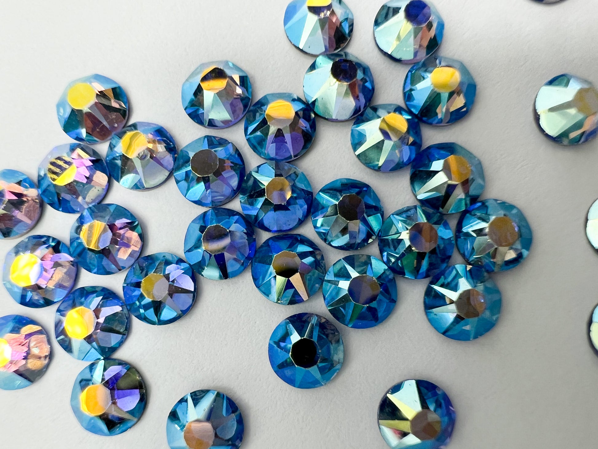 Light Blue Flicker Crystal Rhinestones – Gempire